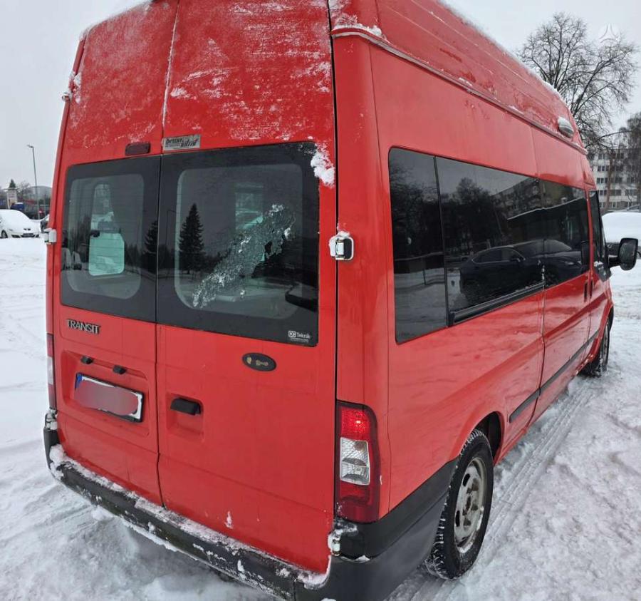 Red Ford Transit 2013 in Marijampole, with an engine capacity of 0.00 L and mileage of 369 thousand km for 4450 €, photo 4 on AUTOMOTO.COM.LV