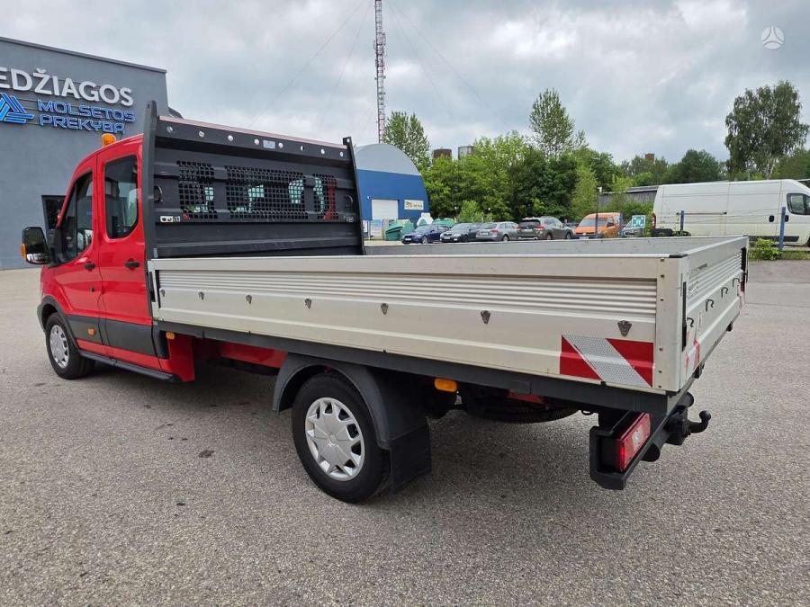 Red Ford Transit 2018 in Moletai, with an engine capacity of 2.00 L and mileage of 165 thousand km for 13900 €, photo 5 on AUTOMOTO.COM.LV