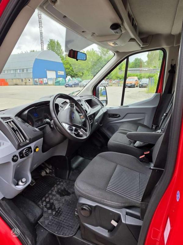 Red Ford Transit 2018 in Moletai, with an engine capacity of 2.00 L and mileage of 165 thousand km for 13900 €, photo 5 on AUTOMOTO.COM.LV