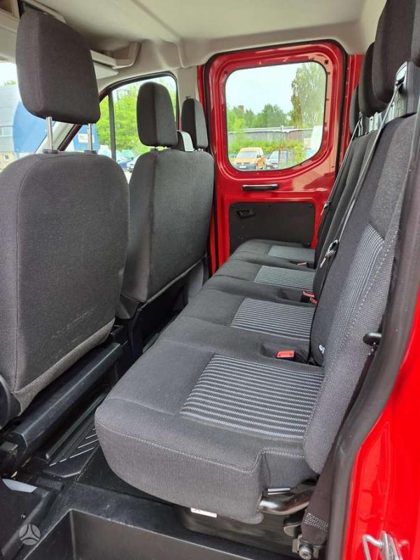 Red Ford Transit 2018 in Moletai, with an engine capacity of 2.00 L and mileage of 165 thousand km for 13900 €, photo 6 on AUTOMOTO.COM.LV