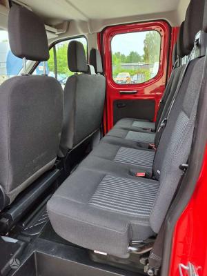 Red Ford Transit 2018 in Moletai, with an engine capacity of 2.00 L and mileage of 165 thousand km for 13900 €, photo 7 on AUTOMOTO.COM.LV