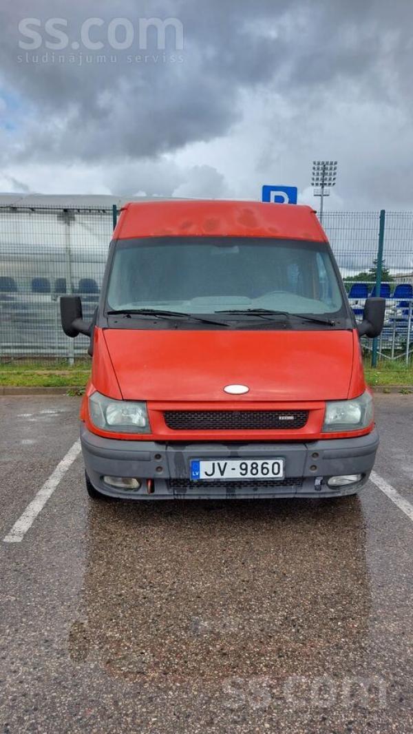 Red Ford Transit 2004 in Daugavpils, with an engine capacity of 2.00 L and mileage of 385 thousand km for 1000 €, photo 2 on AUTOMOTO.COM.LV