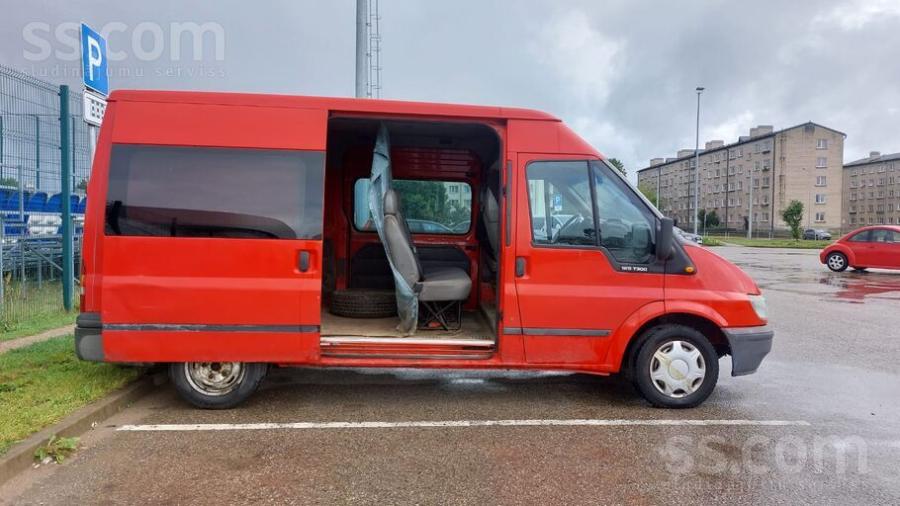 Red Ford Transit 2004 in Daugavpils, with an engine capacity of 2.00 L and mileage of 385 thousand km for 1000 €, photo 7 on AUTOMOTO.COM.LV