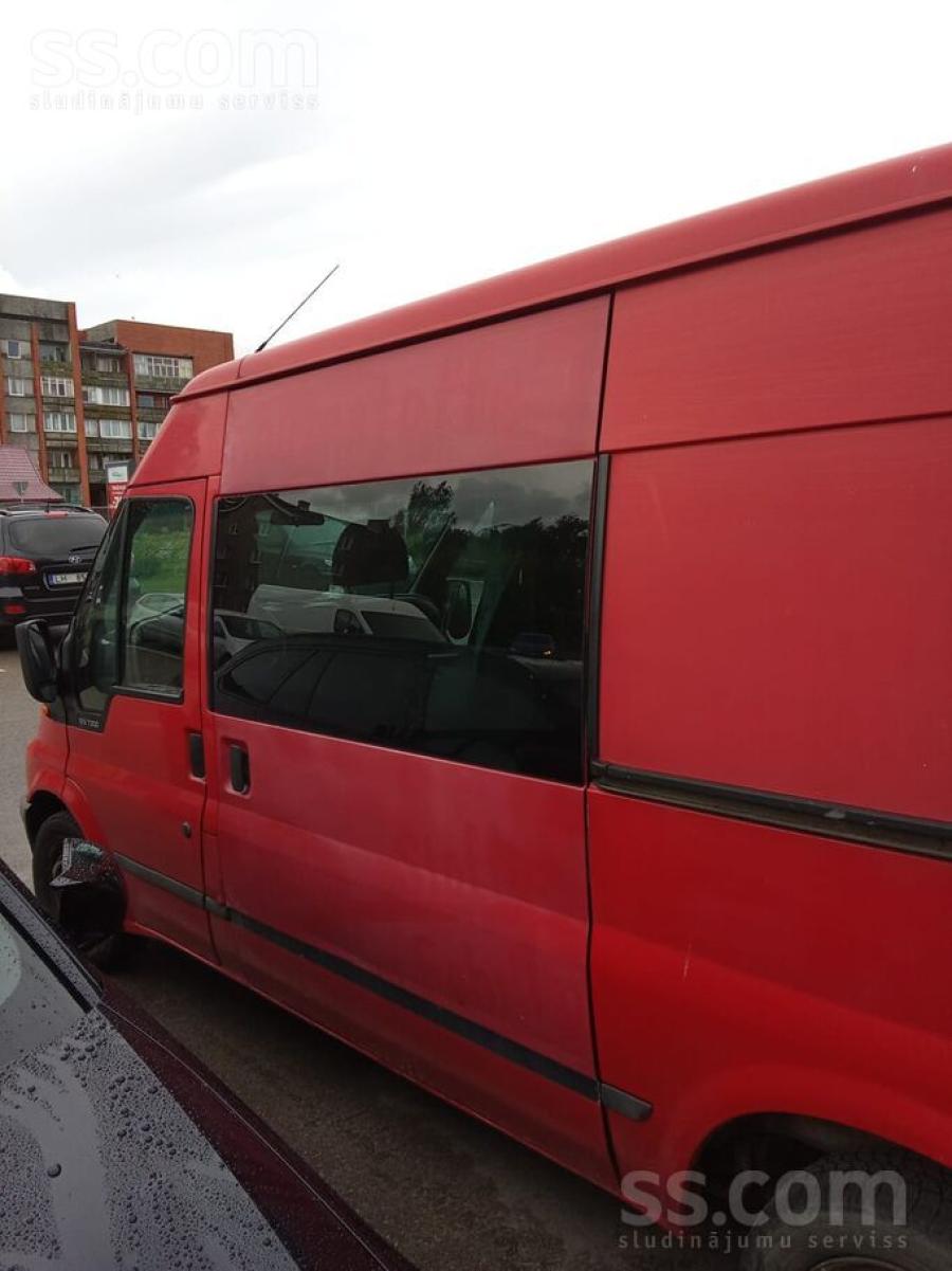 Red Ford Transit 2004 in Daugavpils, with an engine capacity of 2.00 L and mileage of 385 thousand km for 1000 €, photo 10 on AUTOMOTO.COM.LV