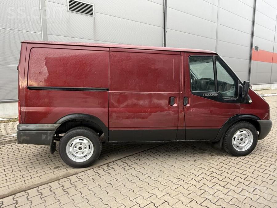 Red Ford Transit 2009 in Riga, with an engine capacity of 2.20 L and mileage of 409 thousand km for 2500 €, photo 7 on AUTOMOTO.COM.LV