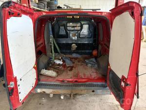 Sarkans Ford Transit 2010 Rīga, ar dzinēja tilpumu 1.80 L un nobraukumu 280 tūkst. km par 1088 €, foto 7 vietnē AUTOMOTO.COM.LV