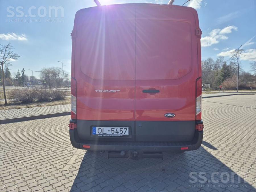 Red Ford Transit 2017 in Saldus, with an engine capacity of 2.00 L and mileage of 142 thousand km for 11350 €, photo 5 on AUTOMOTO.COM.LV