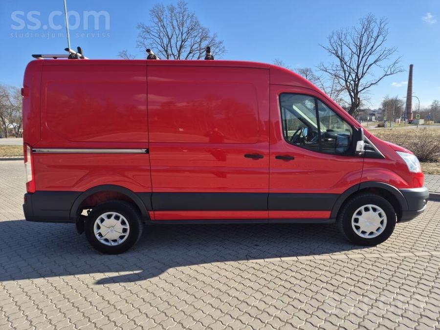 Red Ford Transit 2017 in Saldus, with an engine capacity of 2.00 L and mileage of 142 thousand km for 11350 €, photo 7 on AUTOMOTO.COM.LV