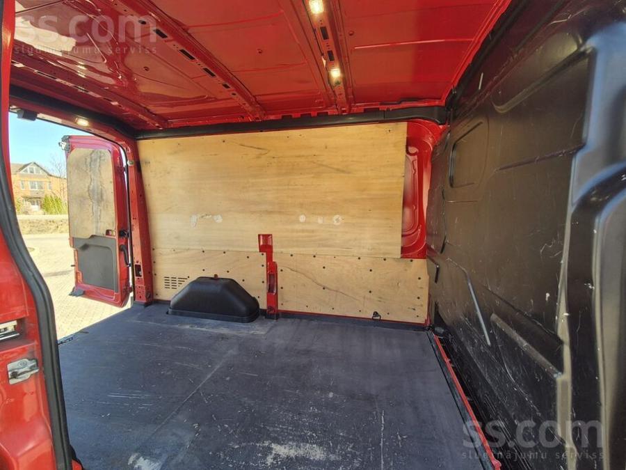 Red Ford Transit 2017 in Saldus, with an engine capacity of 2.00 L and mileage of 142 thousand km for 11350 €, photo 12 on AUTOMOTO.COM.LV