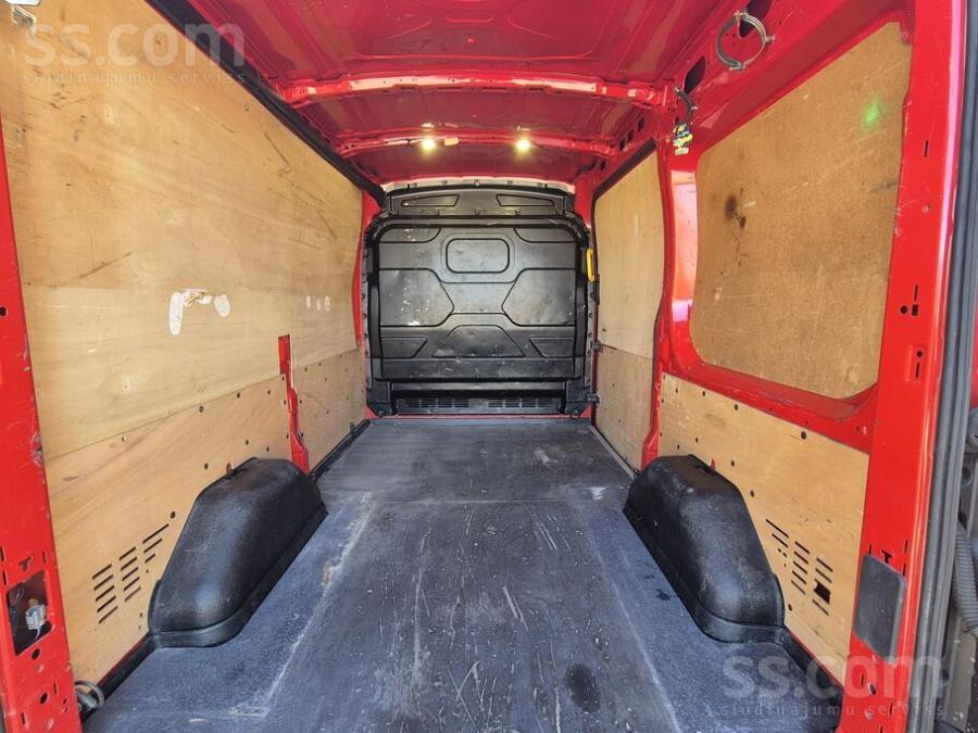 Red Ford Transit 2017 in Saldus, with an engine capacity of 2.00 L and mileage of 142 thousand km for 11350 €, photo 14 on AUTOMOTO.COM.LV
