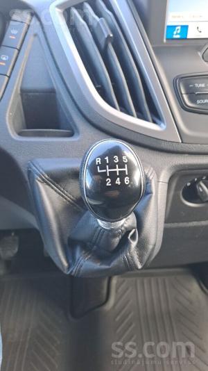 Sarkans Ford Transit 2018 Tukums, ar dzinēja tilpumu 2.00 L un nobraukumu 266 tūkst. km par 13800 €, foto 13 vietnē AUTOMOTO.COM.LV