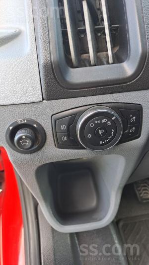 Sarkans Ford Transit 2018 Tukums, ar dzinēja tilpumu 2.00 L un nobraukumu 266 tūkst. km par 13800 €, foto 20 vietnē AUTOMOTO.COM.LV