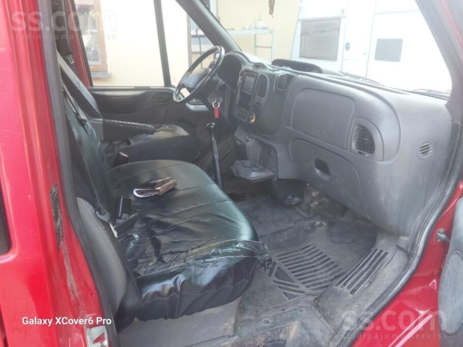 Sarkans Ford Transit 2003 Cēsis, ar dzinēja tilpumu 2.00 L un nobraukumu 306 tūkst. km par 8000 €, foto 4 vietnē AUTOMOTO.COM.LV