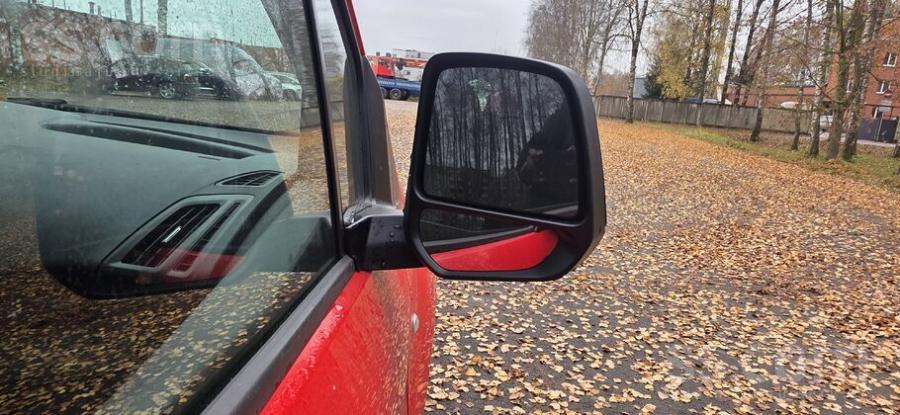 Red Ford Transit 2023 in Riga, with an engine capacity of 1.50 L and mileage of 20 thousand km for 16700 €, photo 12 on AUTOMOTO.COM.LV