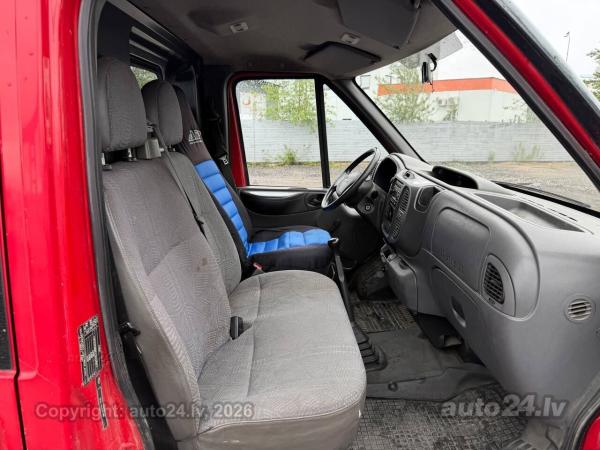 Red Ford Transit 2001 in Tallinn, with an engine capacity of 2.00 L and mileage of 442 thousand km for 999 €, photo 6 on AUTOMOTO.COM.LV