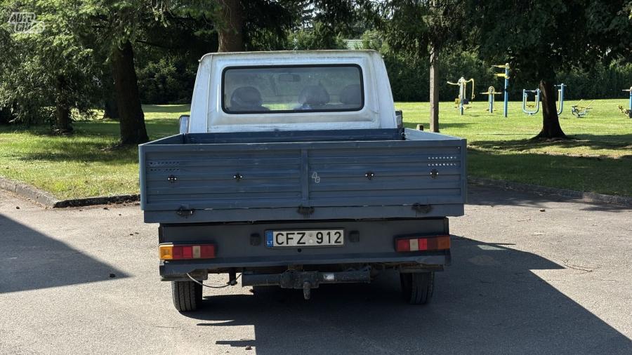 Balts Ford Transit 1992 Šilutė, ar dzinēja tilpumu 2.50 L un nobraukumu 40 tūkst. km par 1850 €, foto 4 vietnē AUTOMOTO.COM.LV