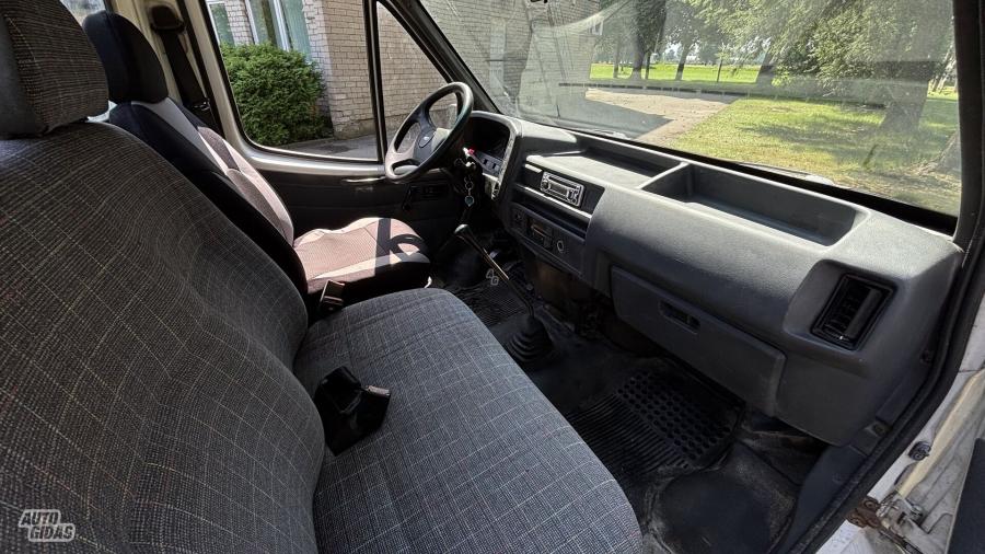 Balts Ford Transit 1992 Šilutė, ar dzinēja tilpumu 2.50 L un nobraukumu 40 tūkst. km par 1850 €, foto 12 vietnē AUTOMOTO.COM.LV