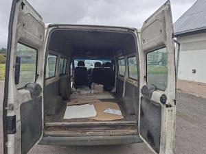 White Ford Transit 2000 in Kaunas, with an engine capacity of 2.40 L and mileage of 700 thousand km for 1200 €, photo 3 on AUTOMOTO.COM.LV