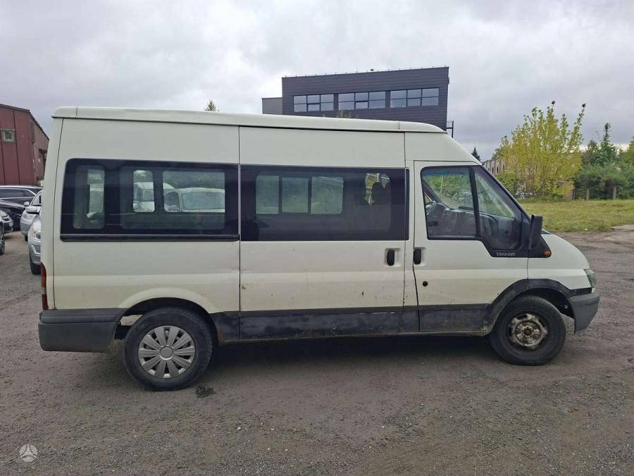 White Ford Transit 2000 in Kaunas, with an engine capacity of 2.40 L and mileage of 700 thousand km for 1200 €, photo 6 on AUTOMOTO.COM.LV