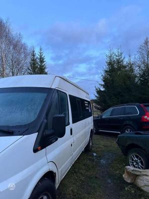 Balts Ford Transit 2001 Šalčininkai, ar dzinēja tilpumu 2.40 L un nobraukumu 265 tūkst. km par 1100 €, foto  vietnē AUTOMOTO.COM.LV