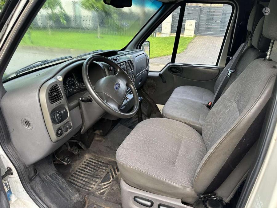 White Ford Transit 2001 in Kaunas, with an engine capacity of 2.00 L and mileage of 342 thousand km for 1200 €, photo 5 on AUTOMOTO.COM.LV