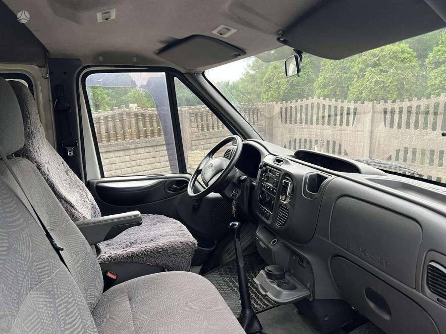 White Ford Transit 2002 in Vilnius, with an engine capacity of 2.40 L and mileage of 245 thousand km for 2200 €, photo 7 on AUTOMOTO.COM.LV