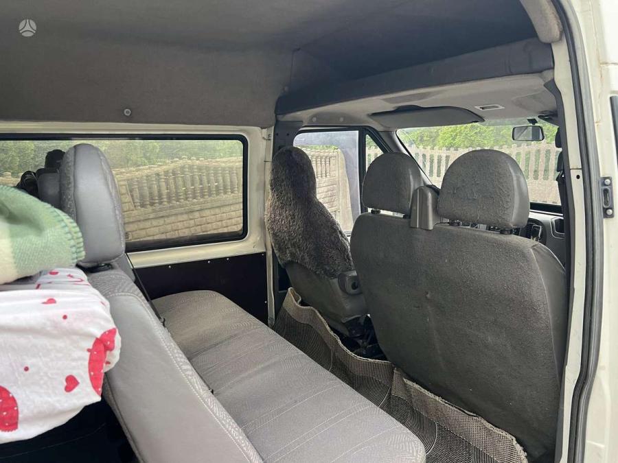 White Ford Transit 2002 in Vilnius, with an engine capacity of 2.40 L and mileage of 245 thousand km for 2200 €, photo 11 on AUTOMOTO.COM.LV