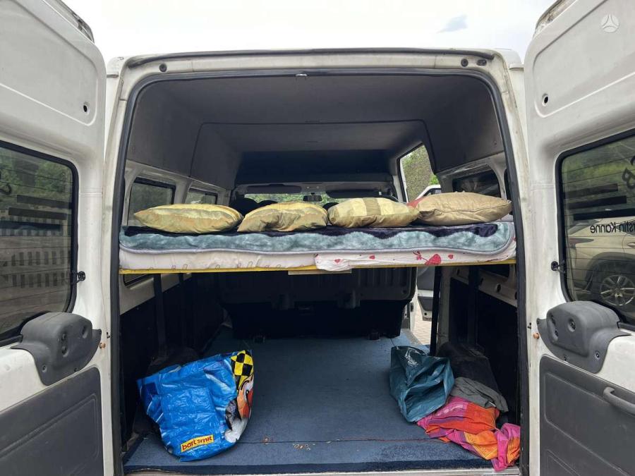 White Ford Transit 2002 in Vilnius, with an engine capacity of 2.40 L and mileage of 245 thousand km for 2200 €, photo 14 on AUTOMOTO.COM.LV