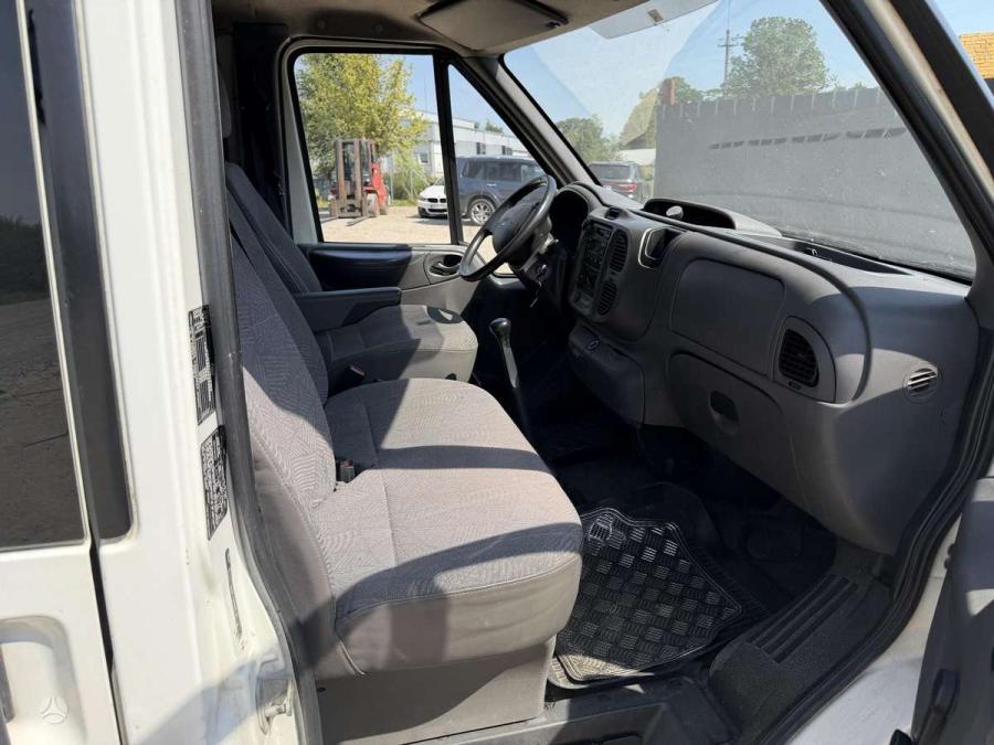 White Ford Transit 2003 in Siauliai, with an engine capacity of 2.00 L and mileage of 367 thousand km for 500 €, photo 6 on AUTOMOTO.COM.LV