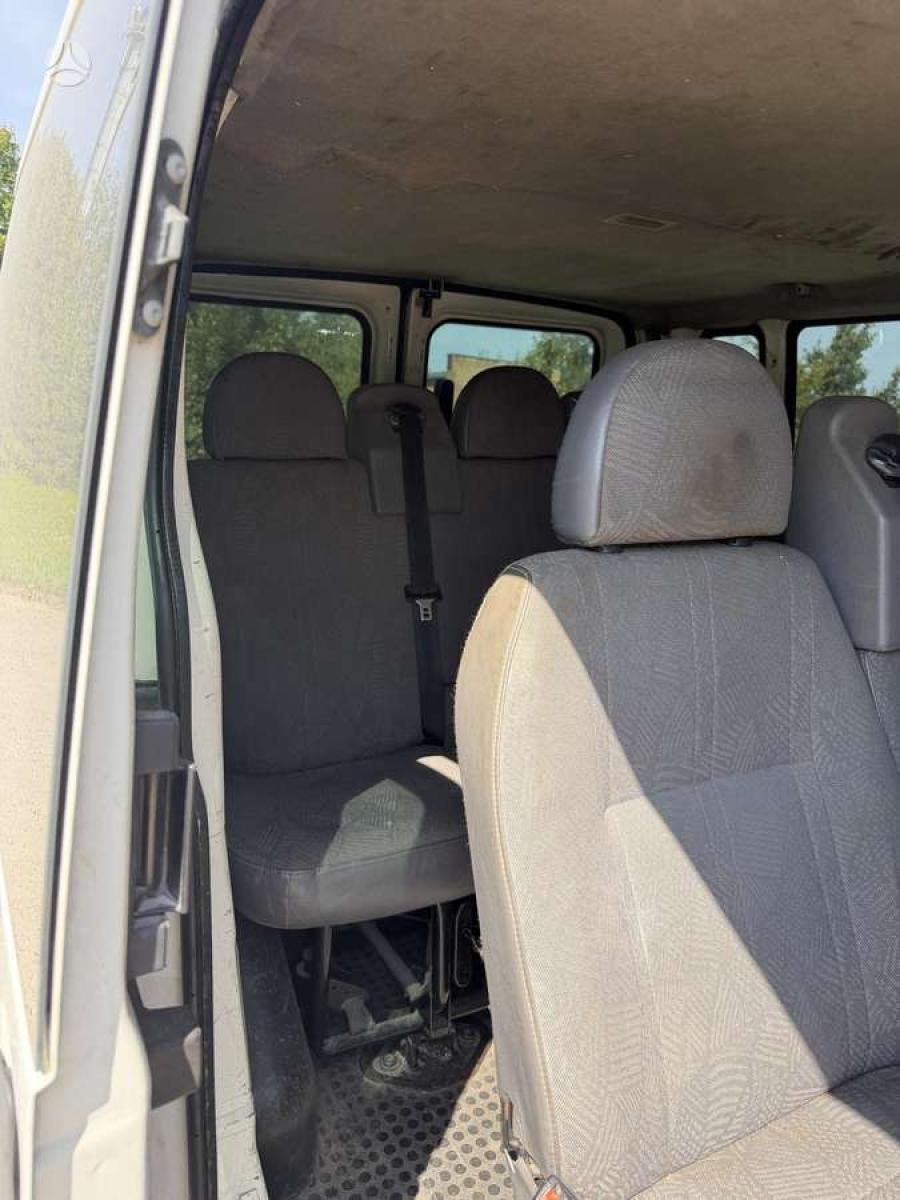 White Ford Transit 2003 in Siauliai, with an engine capacity of 2.00 L and mileage of 367 thousand km for 500 €, photo 8 on AUTOMOTO.COM.LV