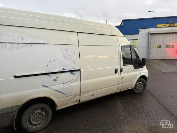 Ford Transit 2003 Viļņa vietnē Balts Ford Transit 2003 Viļņa, ar dzinēja tilpumu 2.00 L un nobraukumu 358 tūkst. km par 1500 €, foto 4 vietnē AUTOMOTO.COM.LV