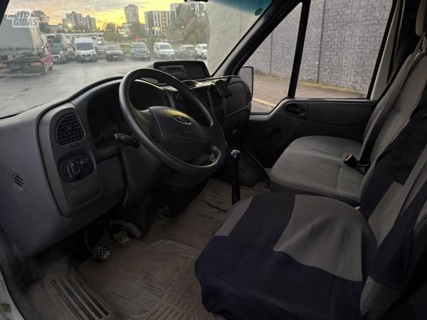 Ford Transit 2003 Viļņa vietnē Balts Ford Transit 2003 Viļņa, ar dzinēja tilpumu 2.00 L un nobraukumu 358 tūkst. km par 1500 €, foto 9 vietnē AUTOMOTO.COM.LV
