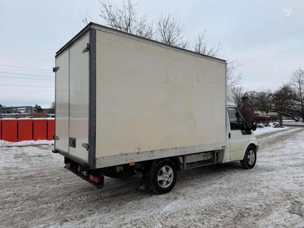 White Ford Transit 2005 in Riga, with an engine capacity of 2.40 L and mileage of 288 thousand km for 4840 €, photo 5 on AUTOMOTO.COM.LV