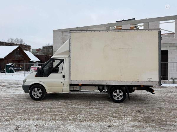 White Ford Transit 2005 in Riga, with an engine capacity of 2.40 L and mileage of 288 thousand km for 4840 €, photo 8 on AUTOMOTO.COM.LV