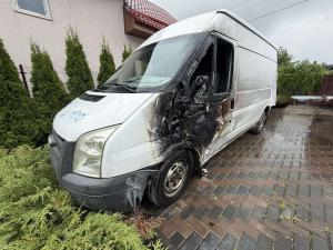 White Ford Transit 2005 in Vilnius, with an engine capacity of 2.20 L and mileage of 230 thousand km for 1050 €, photo 5 on AUTOMOTO.COM.LV