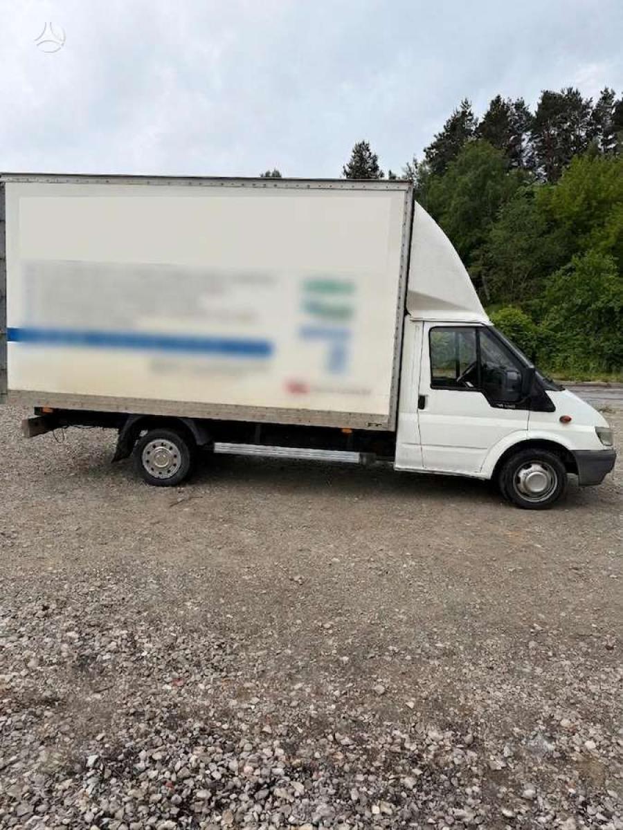 White Ford Transit 2005 in Vilnius, with an engine capacity of 2.40 L and mileage of 300 thousand km for 2175 €, photo 5 on AUTOMOTO.COM.LV