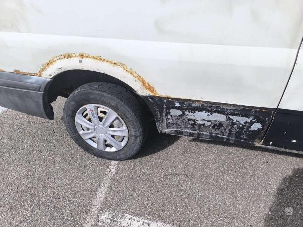 Balts Ford Transit 2005 Šauļi, ar dzinēja tilpumu 2.00 L un nobraukumu 569 tūkst. km par 1000 €, foto 7 vietnē AUTOMOTO.COM.LV