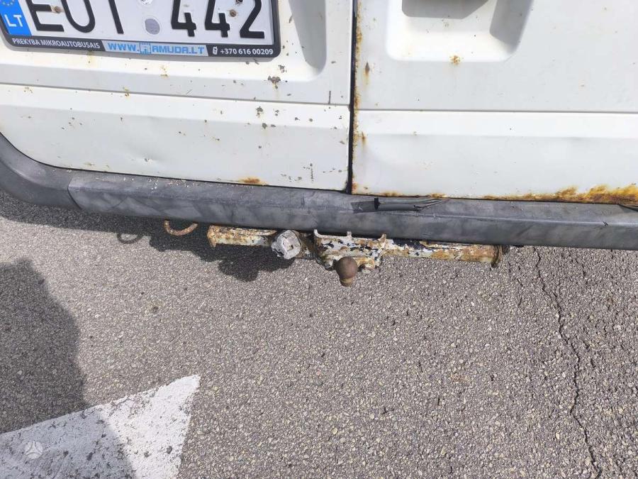 Balts Ford Transit 2005 Šauļi, ar dzinēja tilpumu 2.00 L un nobraukumu 569 tūkst. km par 1000 €, foto 9 vietnē AUTOMOTO.COM.LV