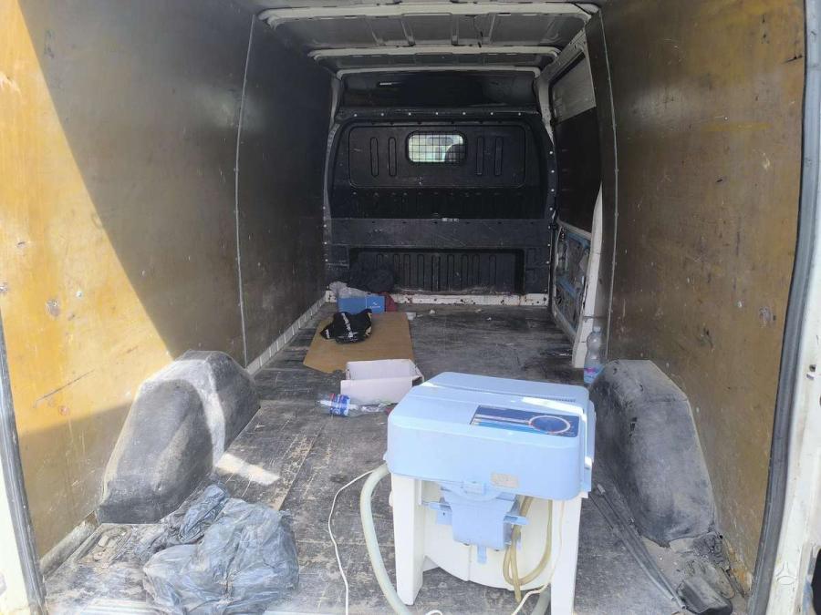 Balts Ford Transit 2005 Šauļi, ar dzinēja tilpumu 2.00 L un nobraukumu 569 tūkst. km par 1000 €, foto 10 vietnē AUTOMOTO.COM.LV