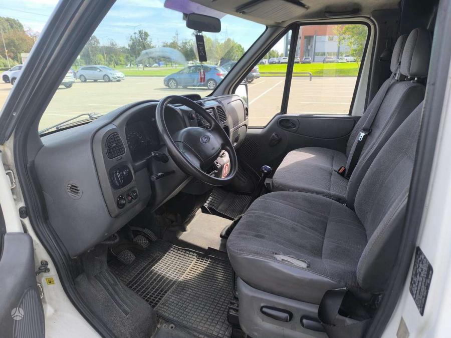 Balts Ford Transit 2005 Šauļi, ar dzinēja tilpumu 2.00 L un nobraukumu 569 tūkst. km par 1000 €, foto 15 vietnē AUTOMOTO.COM.LV