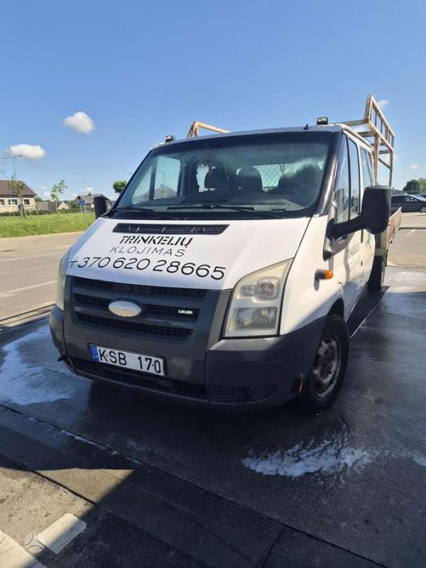 White Ford Transit 2006 in Klaipeda, with an engine capacity of 2.40 L and mileage of 345 thousand km for 3500 €, photo 3 on AUTOMOTO.COM.LV