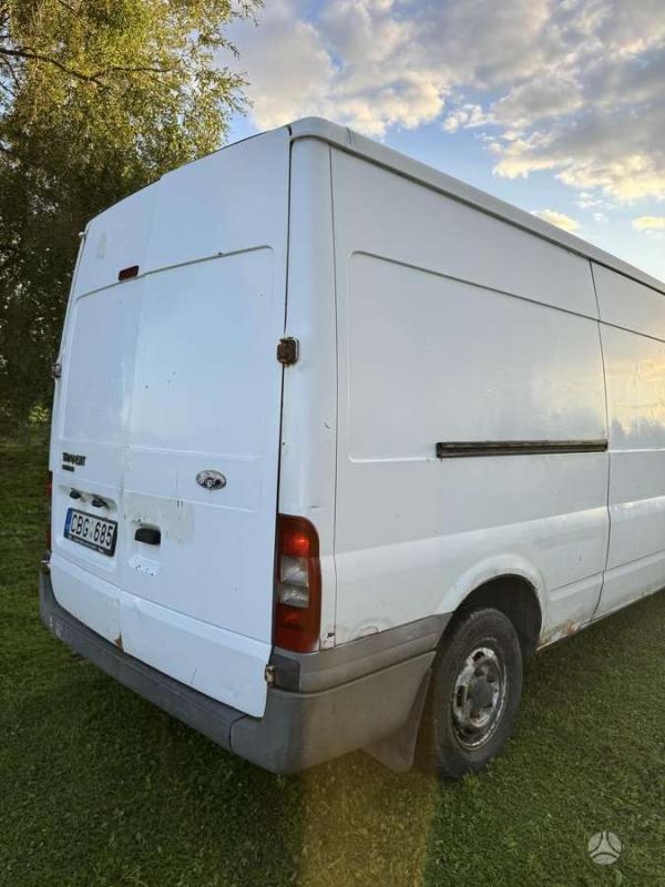 Ford Transit 2006 in Prienai on AUTOMOTO.COM.LV White Ford Transit 2006 in Prienai, with an engine capacity of 2.20 L and mileage of 345 thousand km for 1500 €, photo 9 on AUTOMOTO.COM.LV