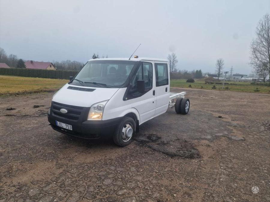 White Ford Transit 2007 in Taurage, with an engine capacity of 2.40 L and mileage of 150 thousand km for 5400 €, photo 1 on AUTOMOTO.COM.LV