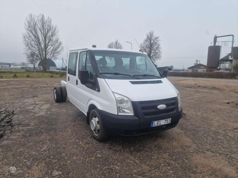 White Ford Transit 2007 in Taurage, with an engine capacity of 2.40 L and mileage of 150 thousand km for 5400 €, photo 4 on AUTOMOTO.COM.LV
