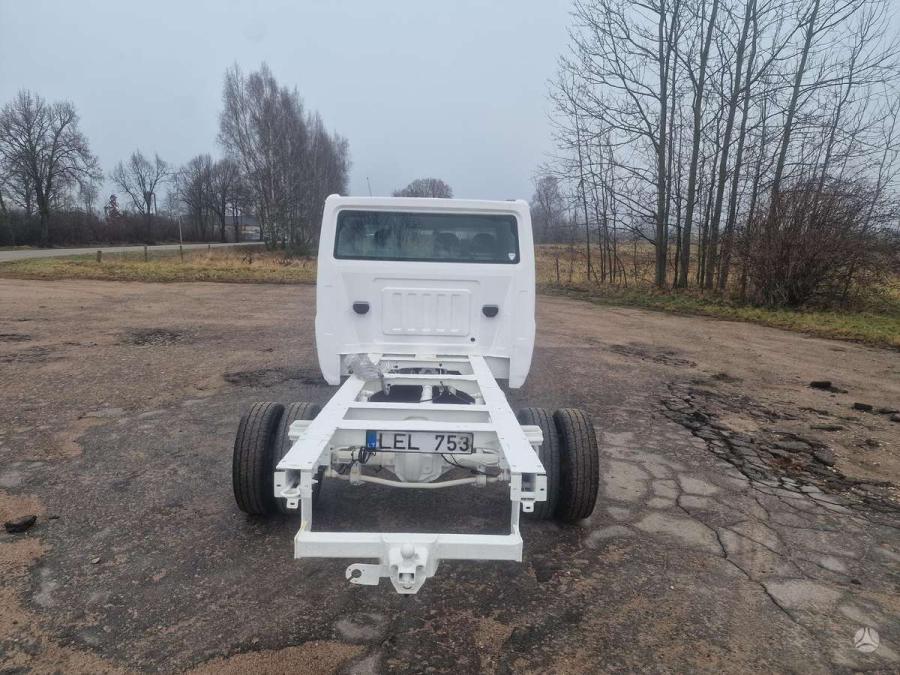 White Ford Transit 2007 in Taurage, with an engine capacity of 2.40 L and mileage of 150 thousand km for 5400 €, photo 7 on AUTOMOTO.COM.LV