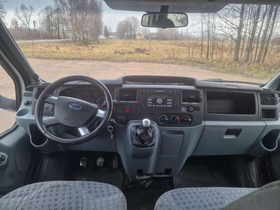 White Ford Transit 2007 in Taurage, with an engine capacity of 2.40 L and mileage of 150 thousand km for 5400 €, photo 12 on AUTOMOTO.COM.LV