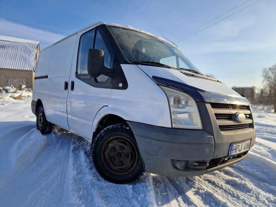 Balts Ford Transit 2007 Viļņa, ar dzinēja tilpumu 2.20 L un nobraukumu 279 tūkst. km par 1400 €, foto 3 vietnē AUTOMOTO.COM.LV