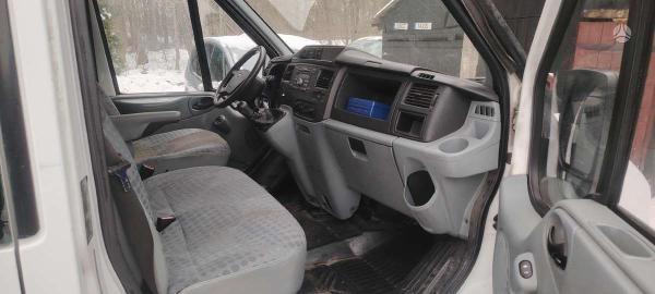 Balts Ford Transit 2007 Kauņa, ar dzinēja tilpumu 2.20 L un nobraukumu 193 tūkst. km par 4000 €, foto 7 vietnē AUTOMOTO.COM.LV