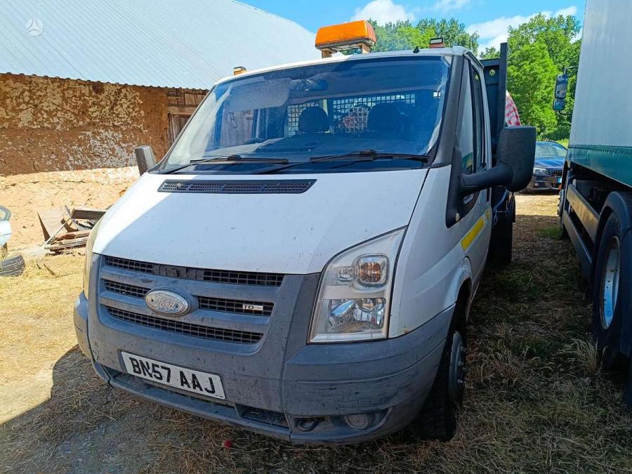 White Ford Transit 2007 in Radviliskis, with an engine capacity of 2.40 L and mileage of 157 thousand km for 4500 €, photo 1 on AUTOMOTO.COM.LV