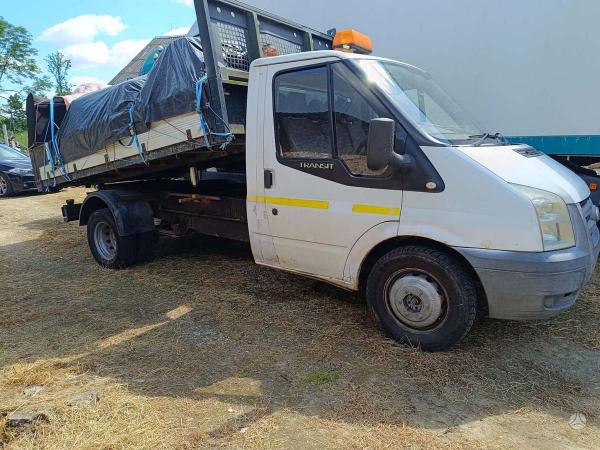 White Ford Transit 2007 in Radviliskis, with an engine capacity of 2.40 L and mileage of 157 thousand km for 4500 €, photo 2 on AUTOMOTO.COM.LV